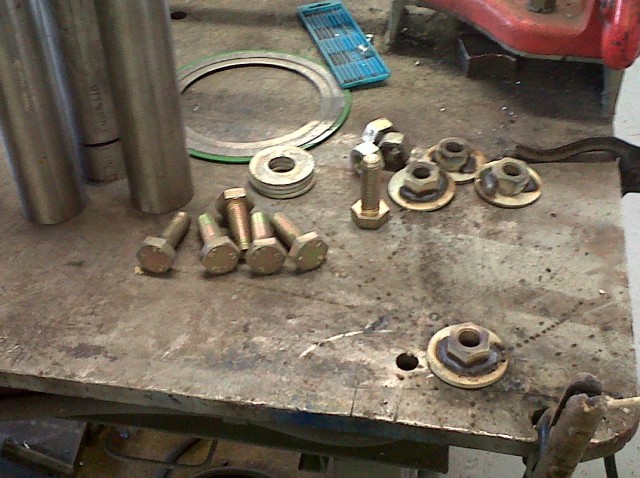 Deep South Kikos News: Homemade Mineral Feeder